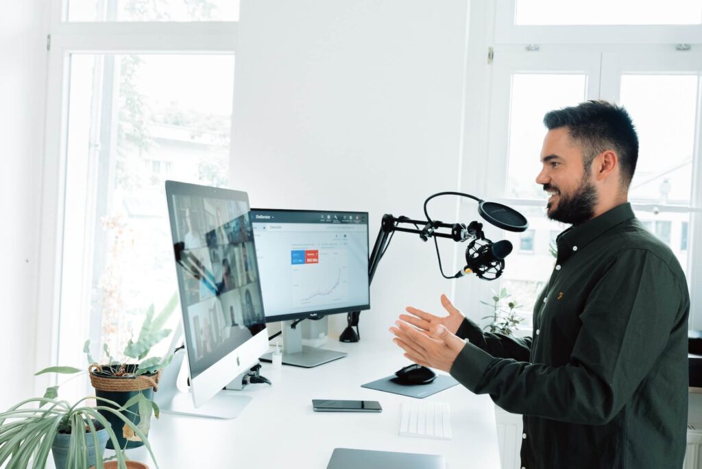 What Is a Virtual Meeting? How Does It Work and Its Types?